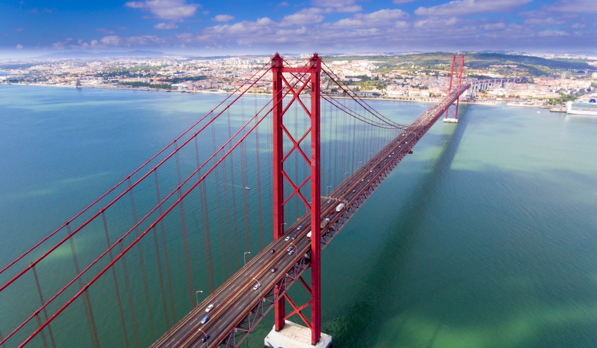 Lisbon_Tours_Bridge - The Lisbon Guide - Updated for 2025