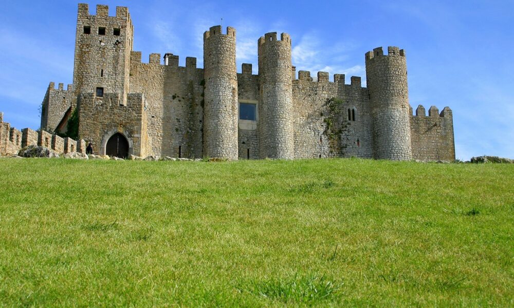 Portugal's Castle Treasures: 10 Unmissable Historic Sites - The Lisbon ...